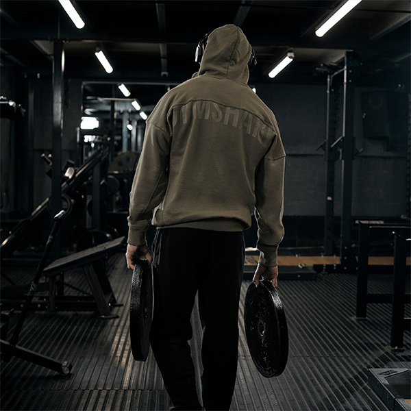 How To Start Going To The Gym Alone - 9 Tips for Increased Confidence ...