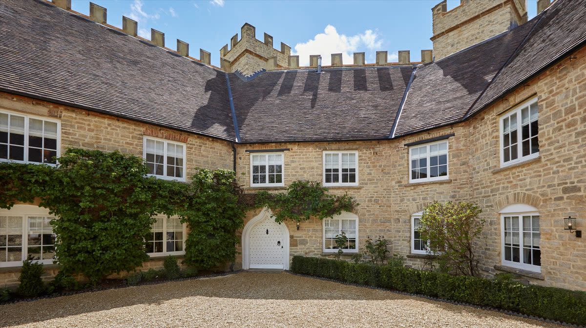 9 of the best castles for sale - Zoopla