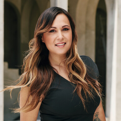 Discover SHINEFINITY live with Patricia Nikole @PaintedHair | WellaStore US