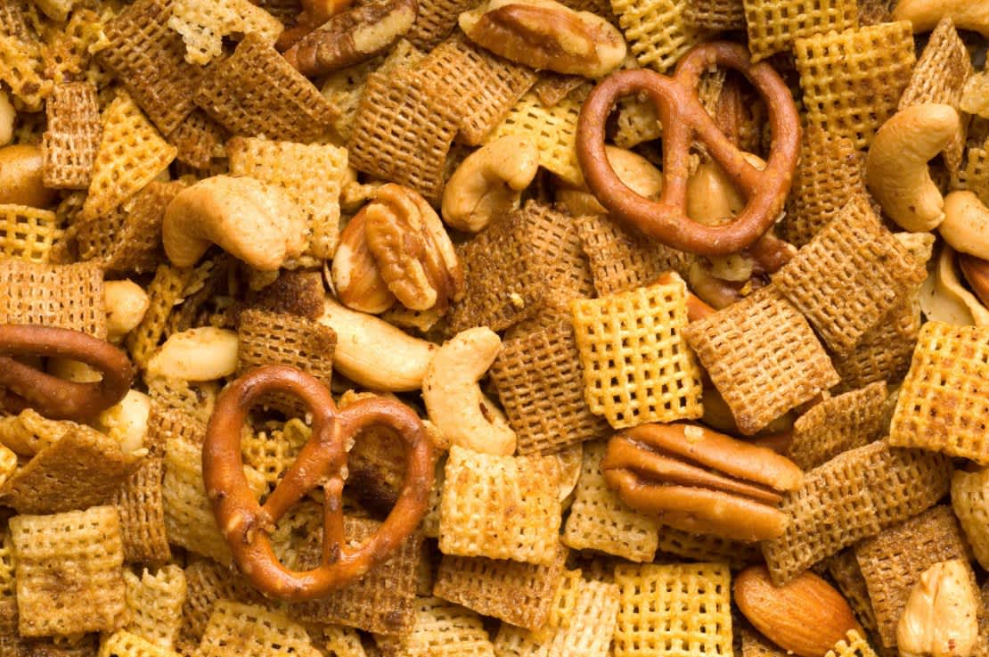 A Healthy Snack Mix Recipe: A Better Alternative