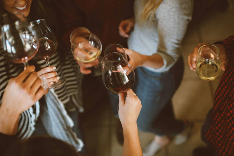 It’s Girls Night Out! 14 Drinks For Women To Order At A Bar | Gopuff