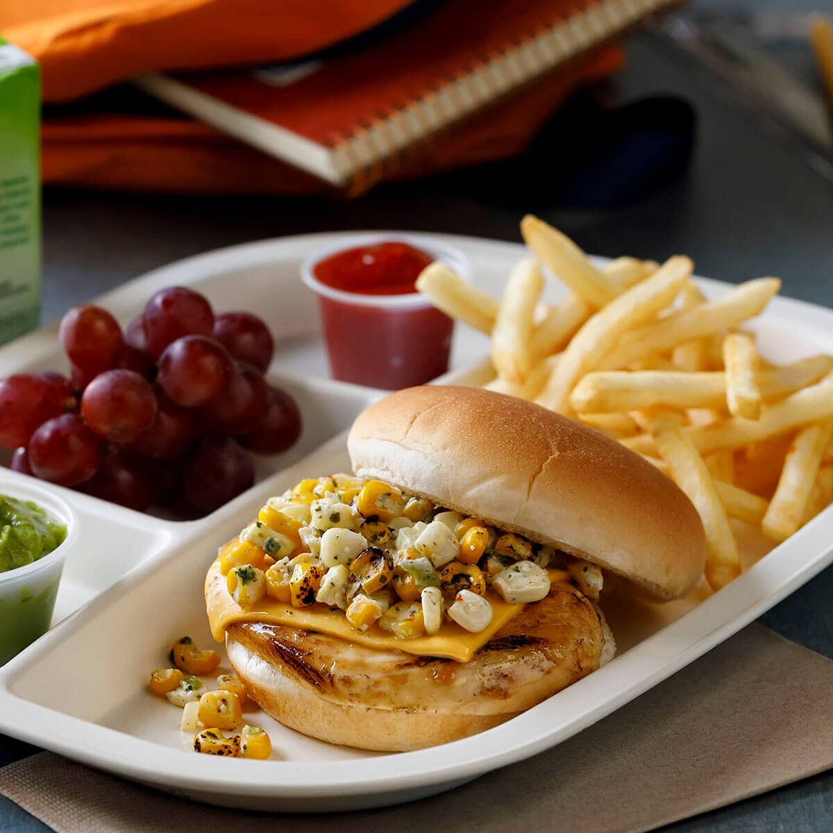 Sándwich de pollo y maíz estilo callejero | Simplot Foods