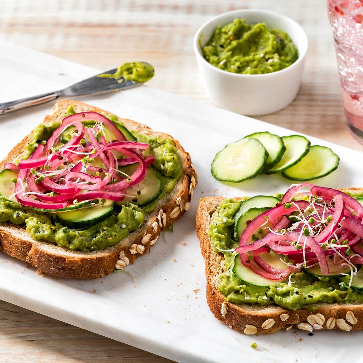 Everything Bagel Avocado Toast with Red Onion | Simplot Foods
