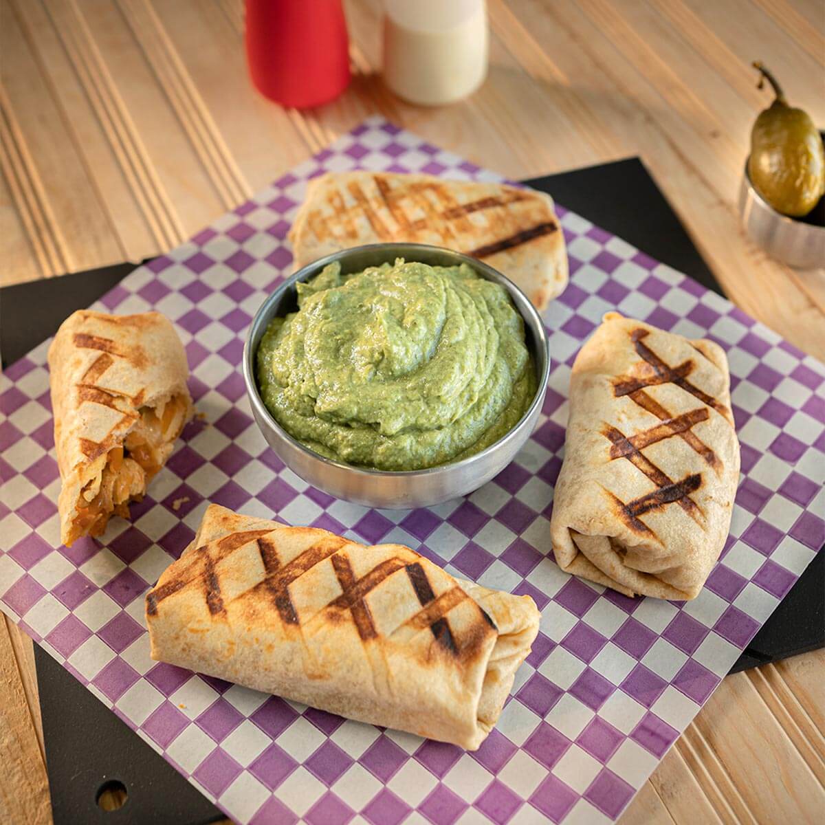 Chicken Burrito with Avocado and Spinach Dip | Simplot Foods - Mexico