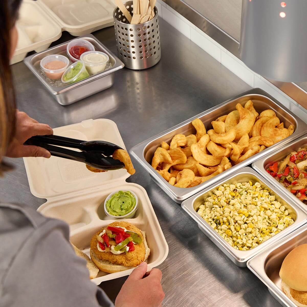 Food Station: Customizable Fried Chicken Sandwich for College ...