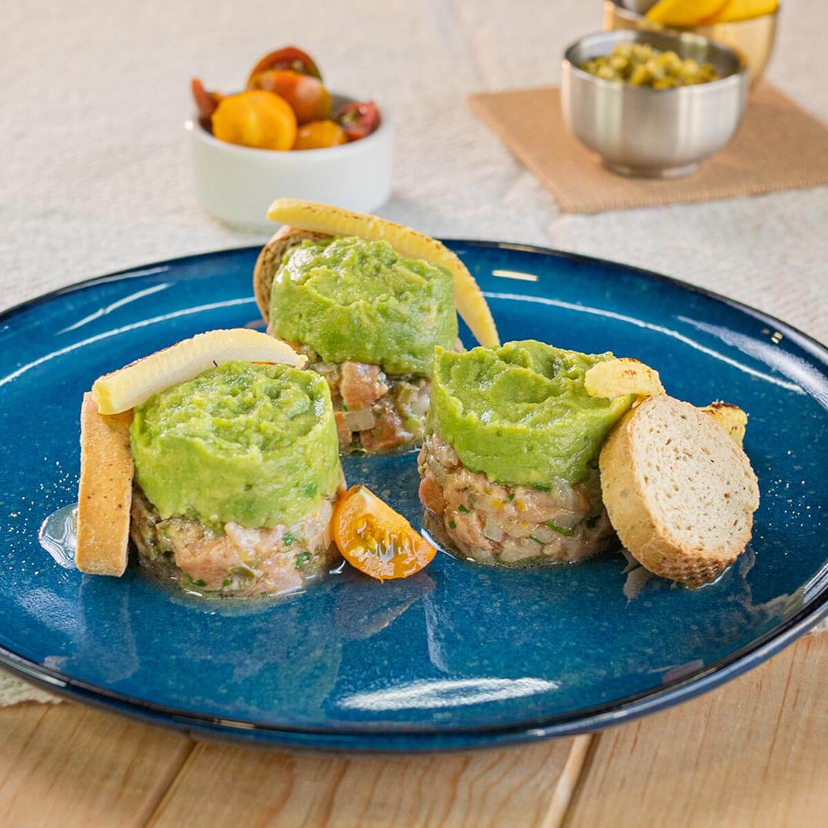 Salmon Tartare with Chunky Avocado | Simplot Foods - Mexico