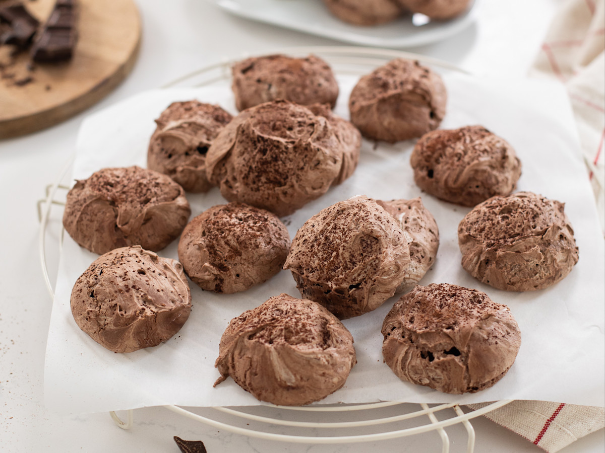 Chocolate meringue cookies | KitchenAid IE