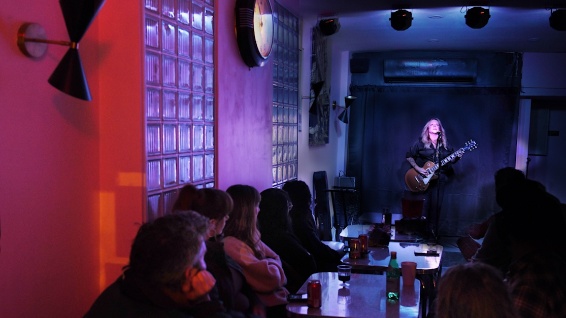 At London Bridge | Open Mic Monday at The Two Bridges