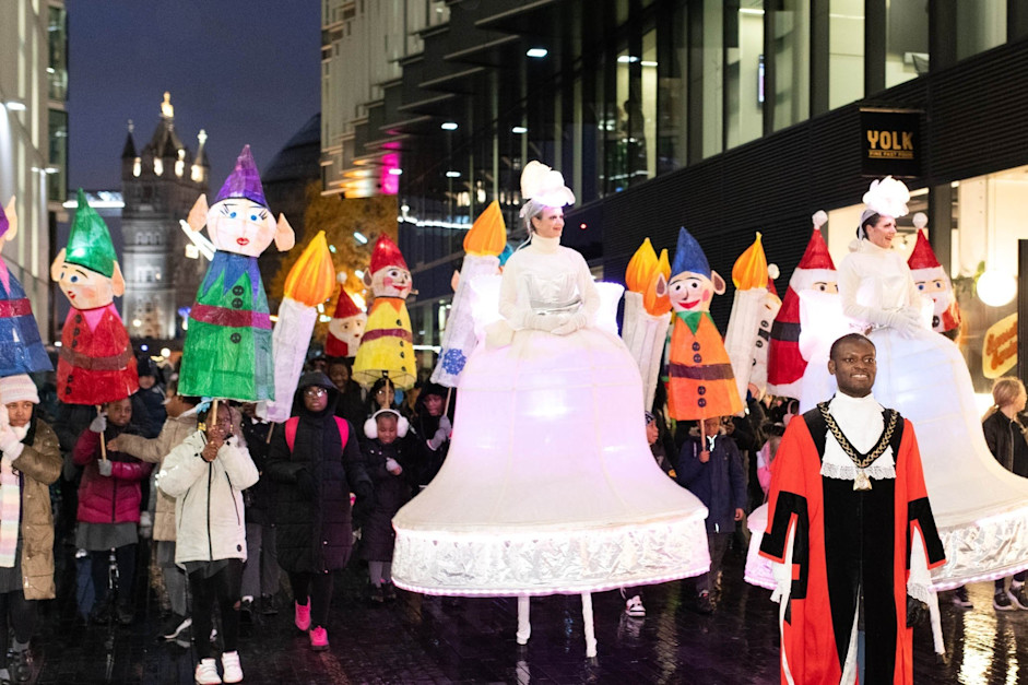 At London Bridge | London Bridge Christmas Lantern Parade