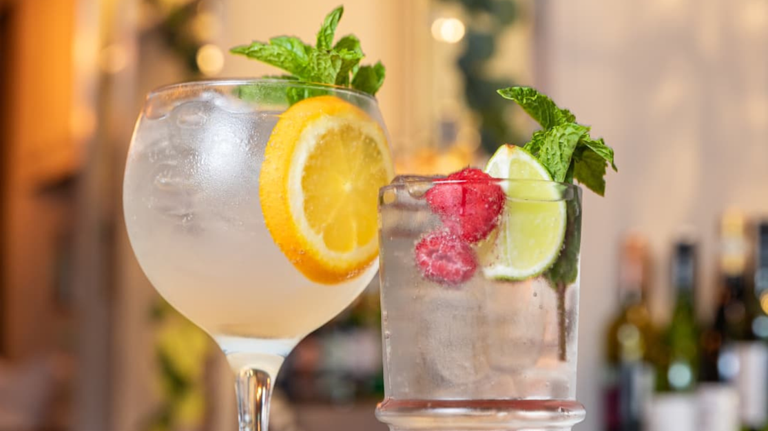 At London Bridge | Gin & Jazz at The Alexander Hay Hays Galleria