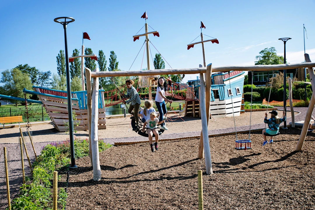 Play the KOMPAN Way | Wow, stay, develop | KOMPAN