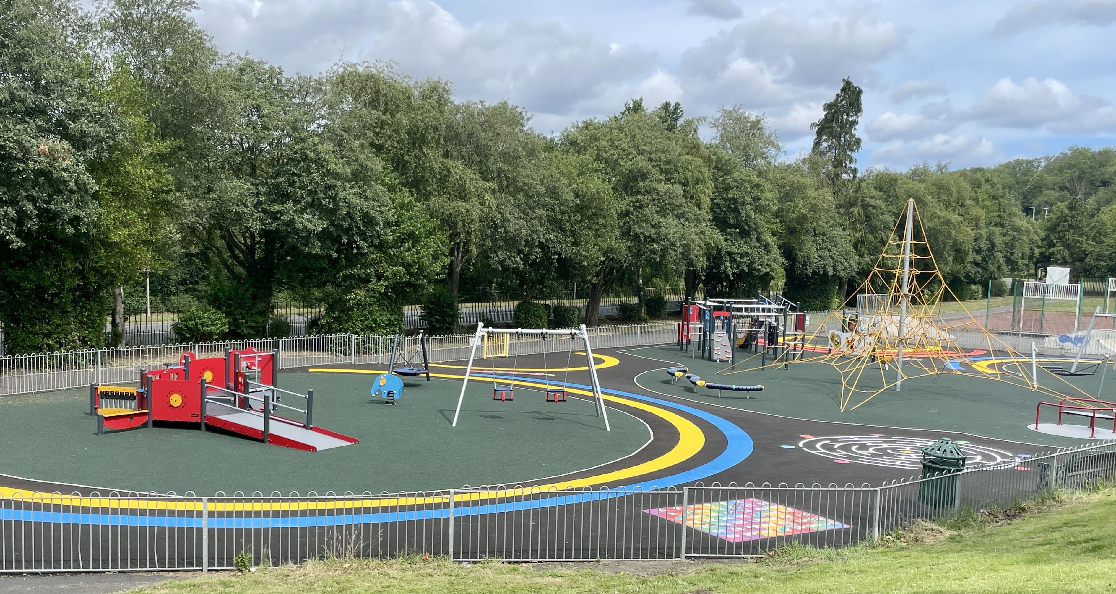 Cleaswell Hill Park - KOMPAN