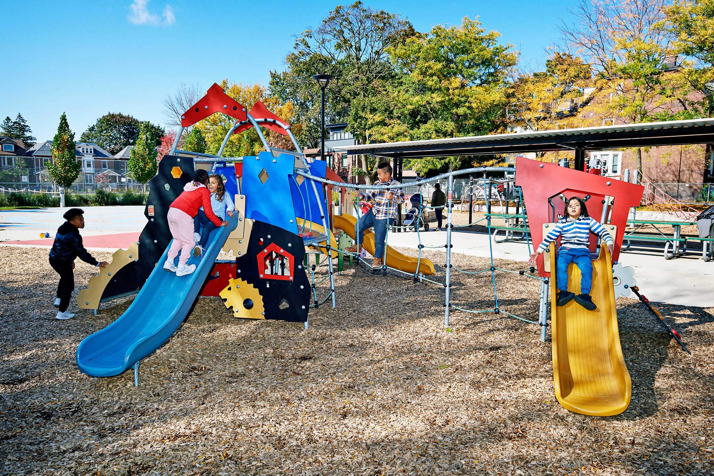 KOMPAN | Playground in Withrow Park in Toronto in Canada