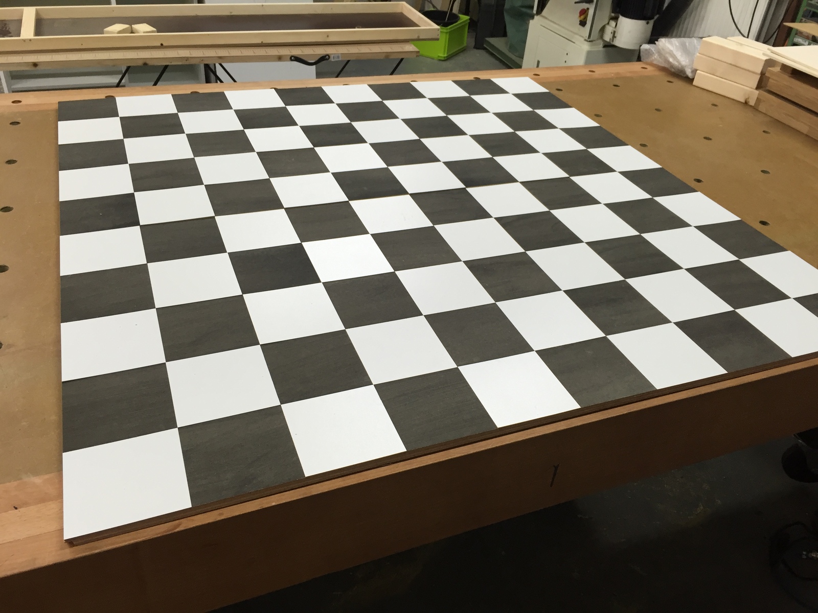 Een XL dambord maken | Stap voor stap uitgelegd | Brico.be