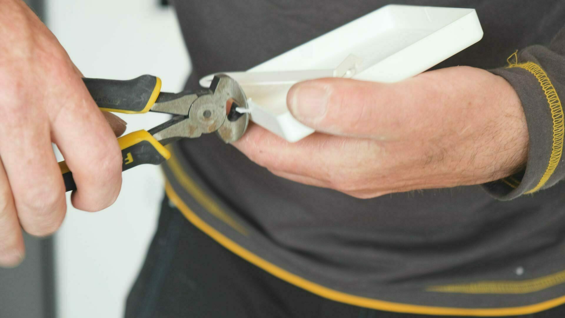 Lamp ophangen en veilig aansluiten | Stappenplan Praxis
