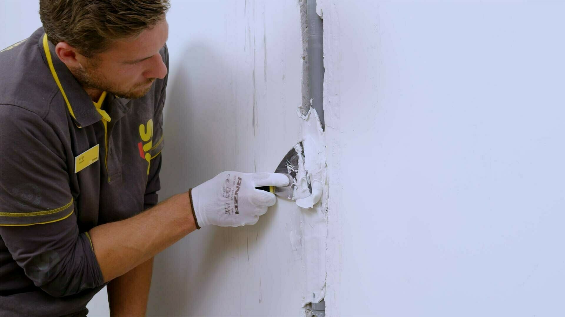 TV kabels wegwerken in de muur - Zo doe je dat | Praxis