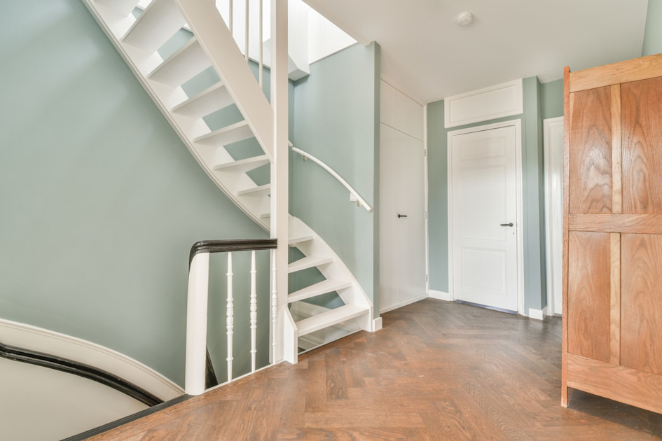 Tips en ideeën om je open trap te verven | inspiratie