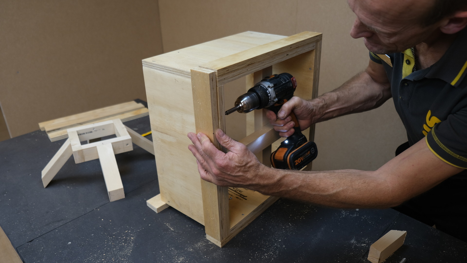 DIY - Hoe maak je een kerstboomstandaard? | Stappenplan