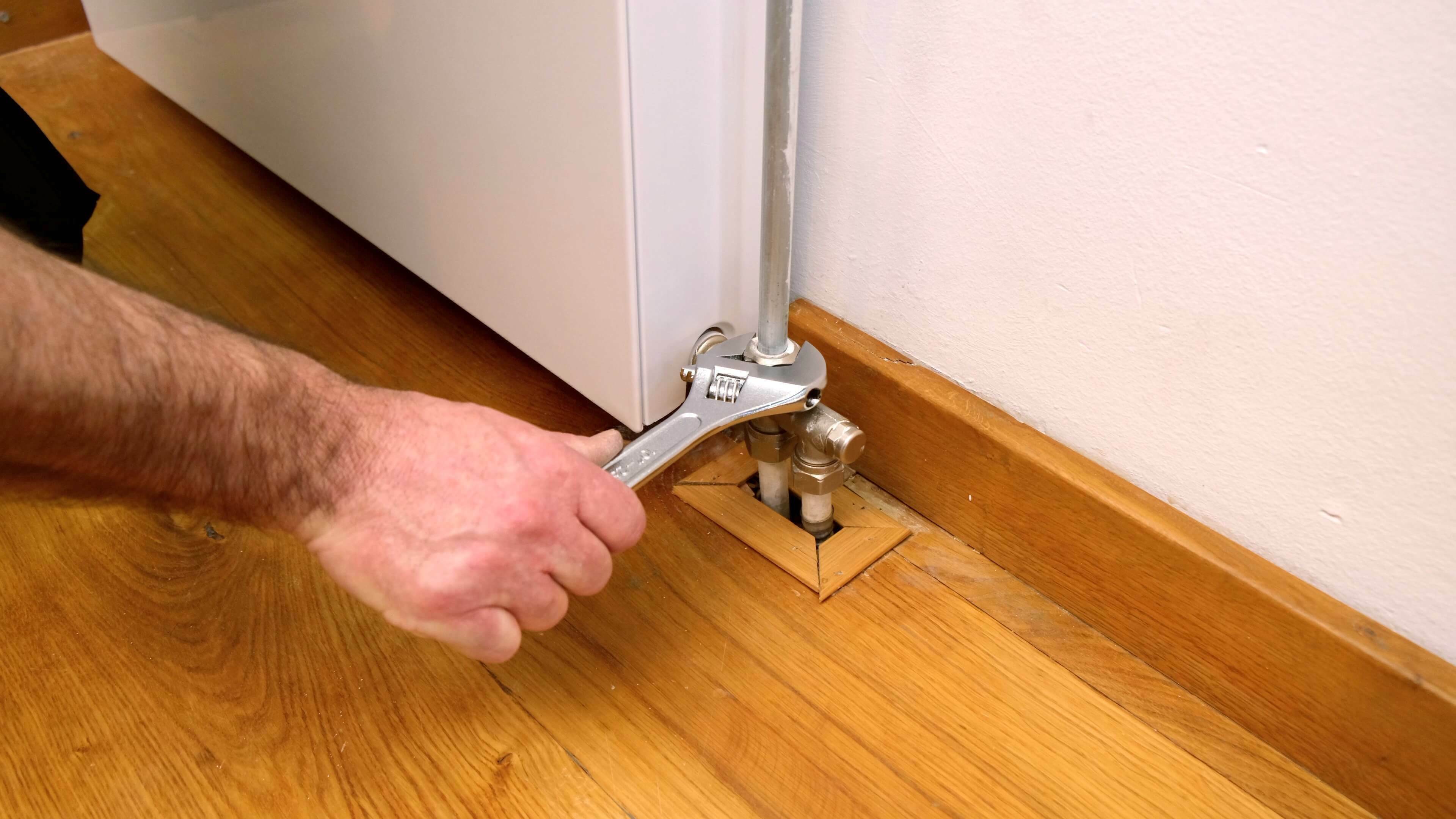 Radiator aansluiten: Zo sluit je een radiator aan! | Praxis