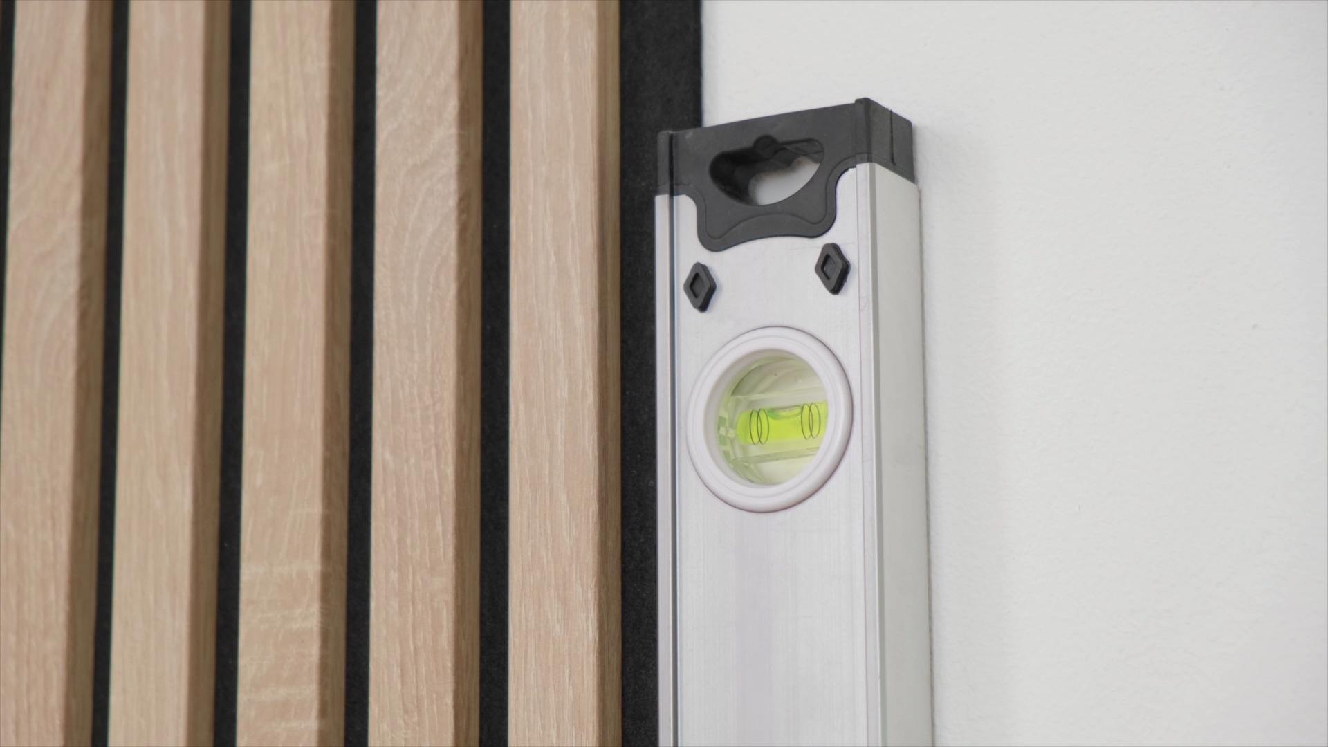 Lattenwand maken met houtjes latjes - Praxis