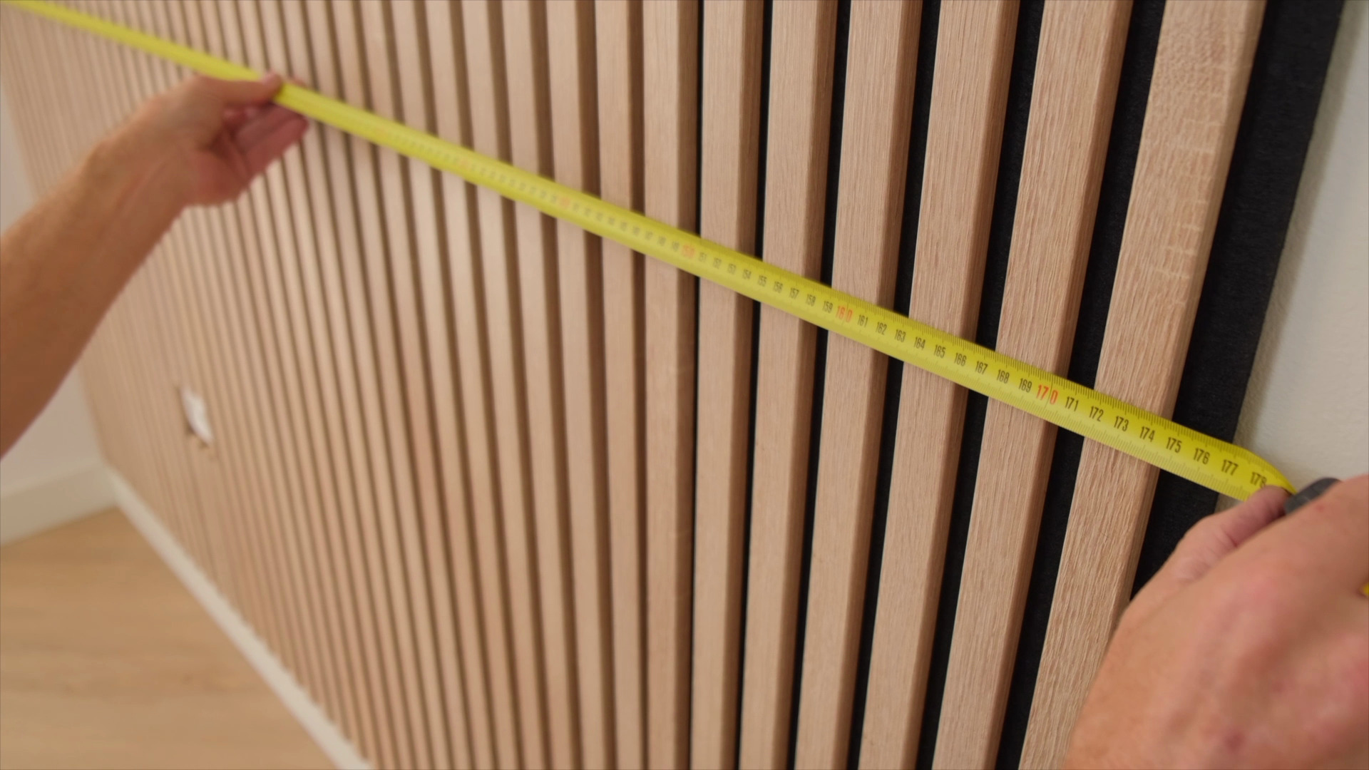 Lattenwand maken met houtjes latjes - Praxis