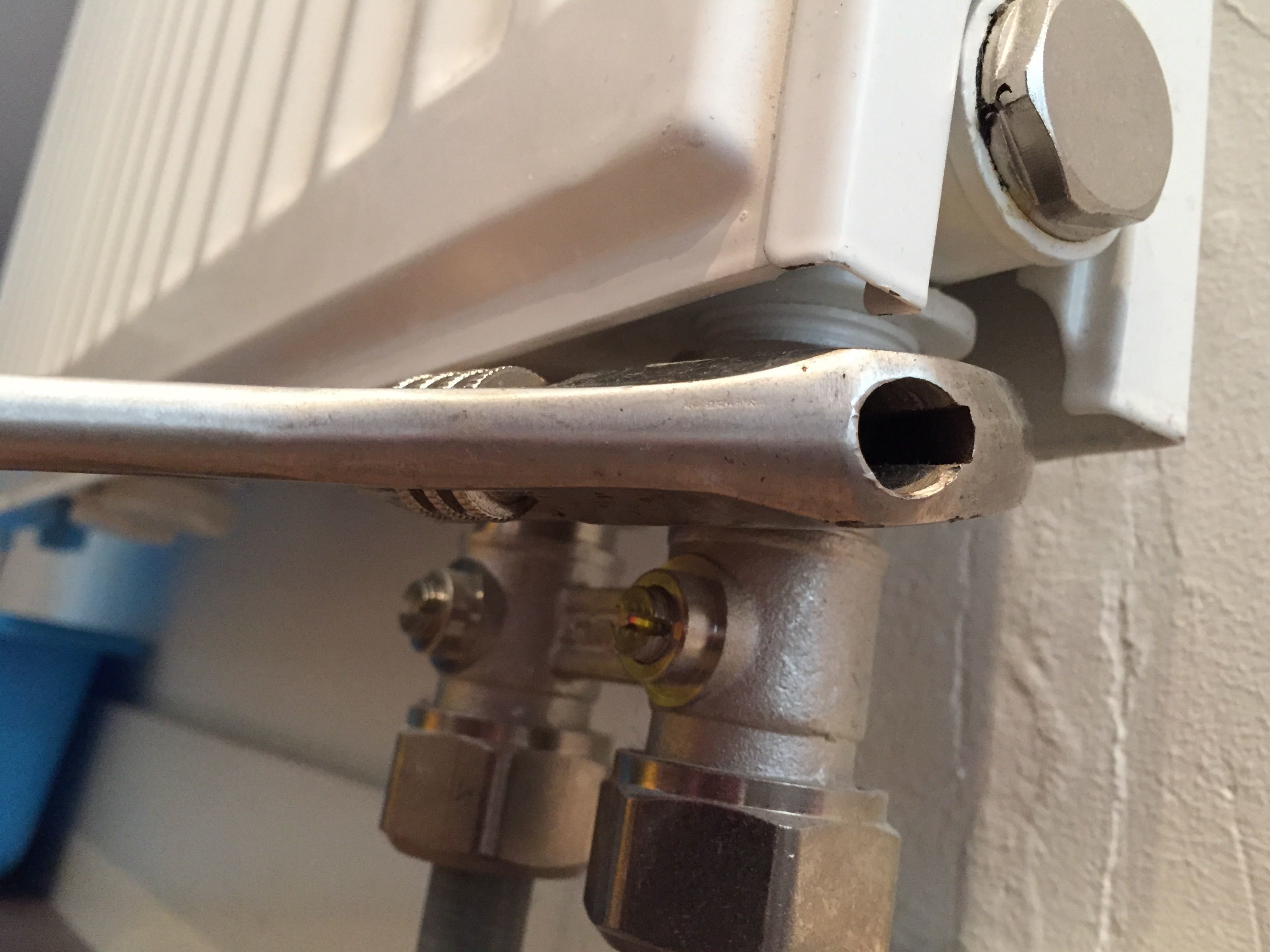 Radiator Aansluiten? Zo doe je dat | Stap voor Stap | Brico.be