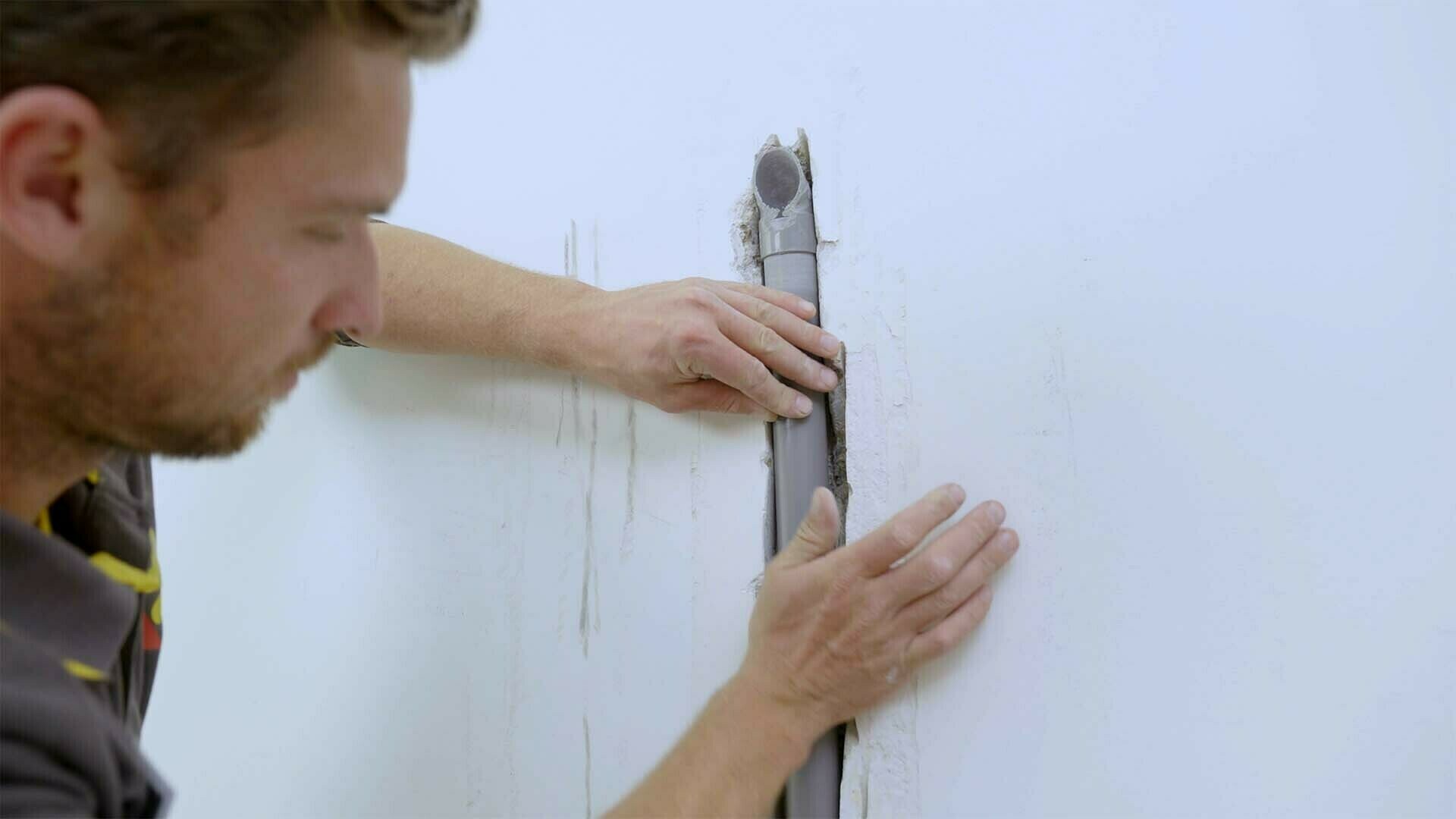 TV kabels wegwerken in de muur - Zo doe je dat | Praxis