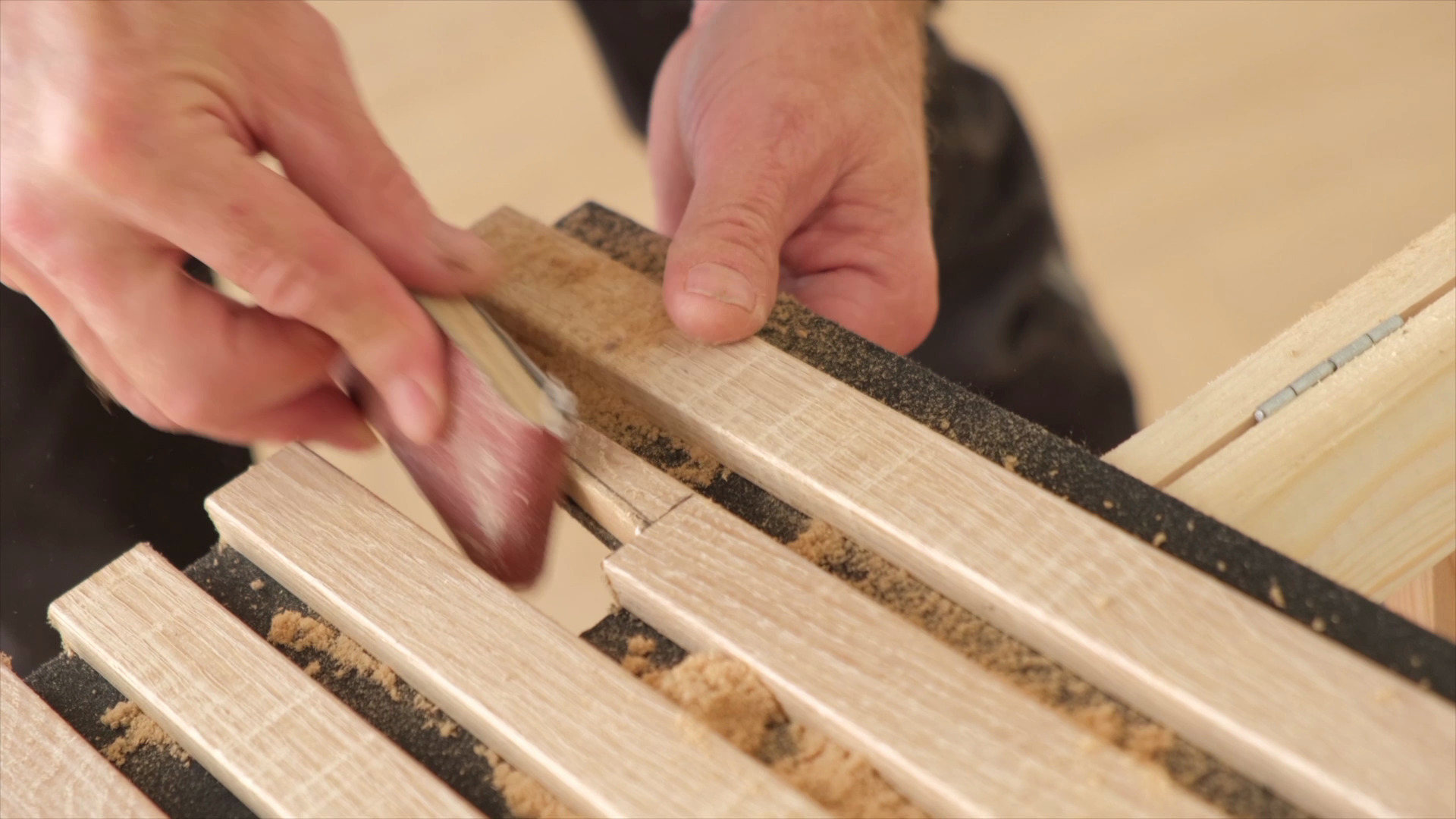 Lattenwand maken met houtjes latjes - Praxis