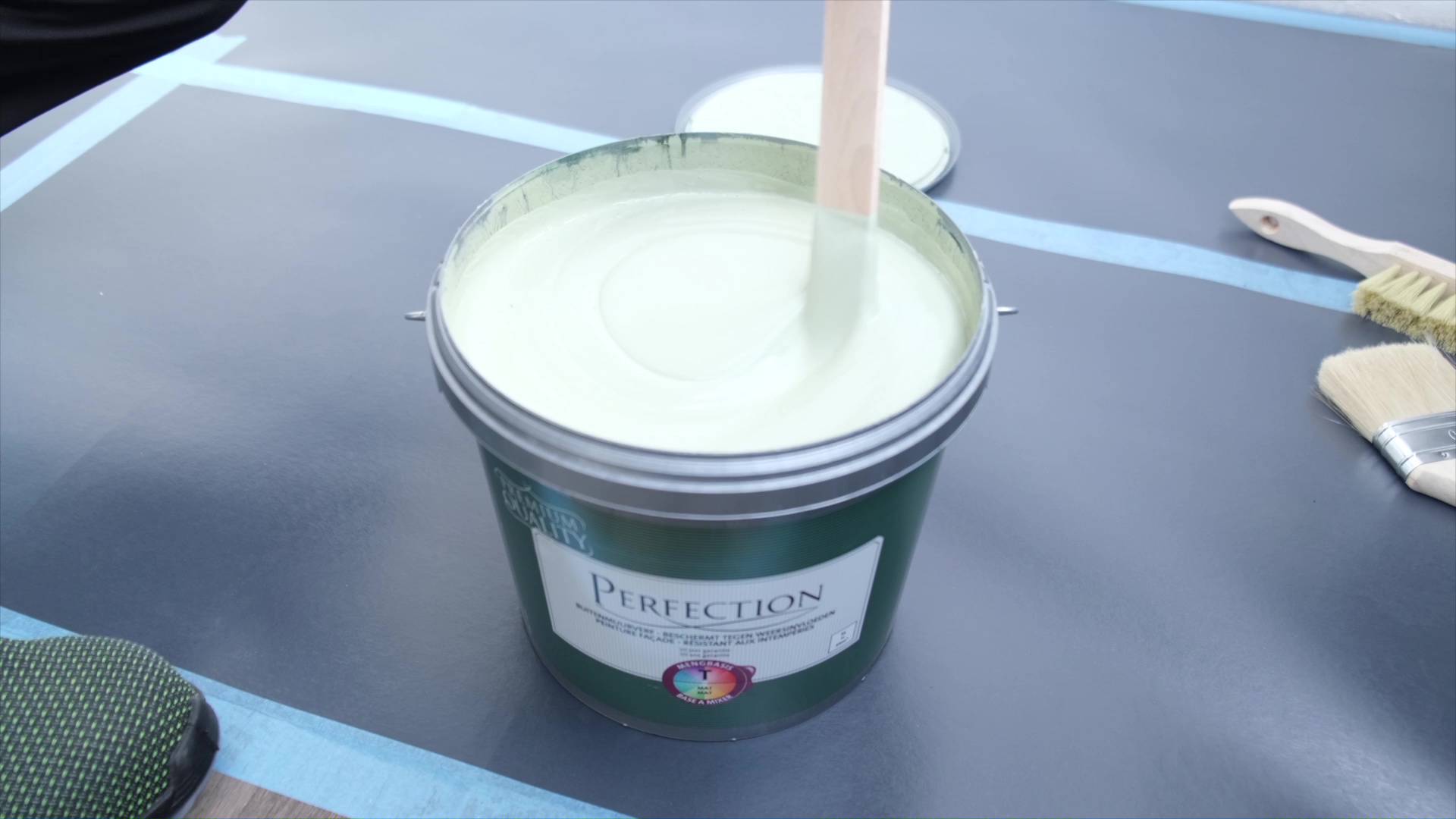 Buitenmuur verven: zo doe je dat zelf | Praxis