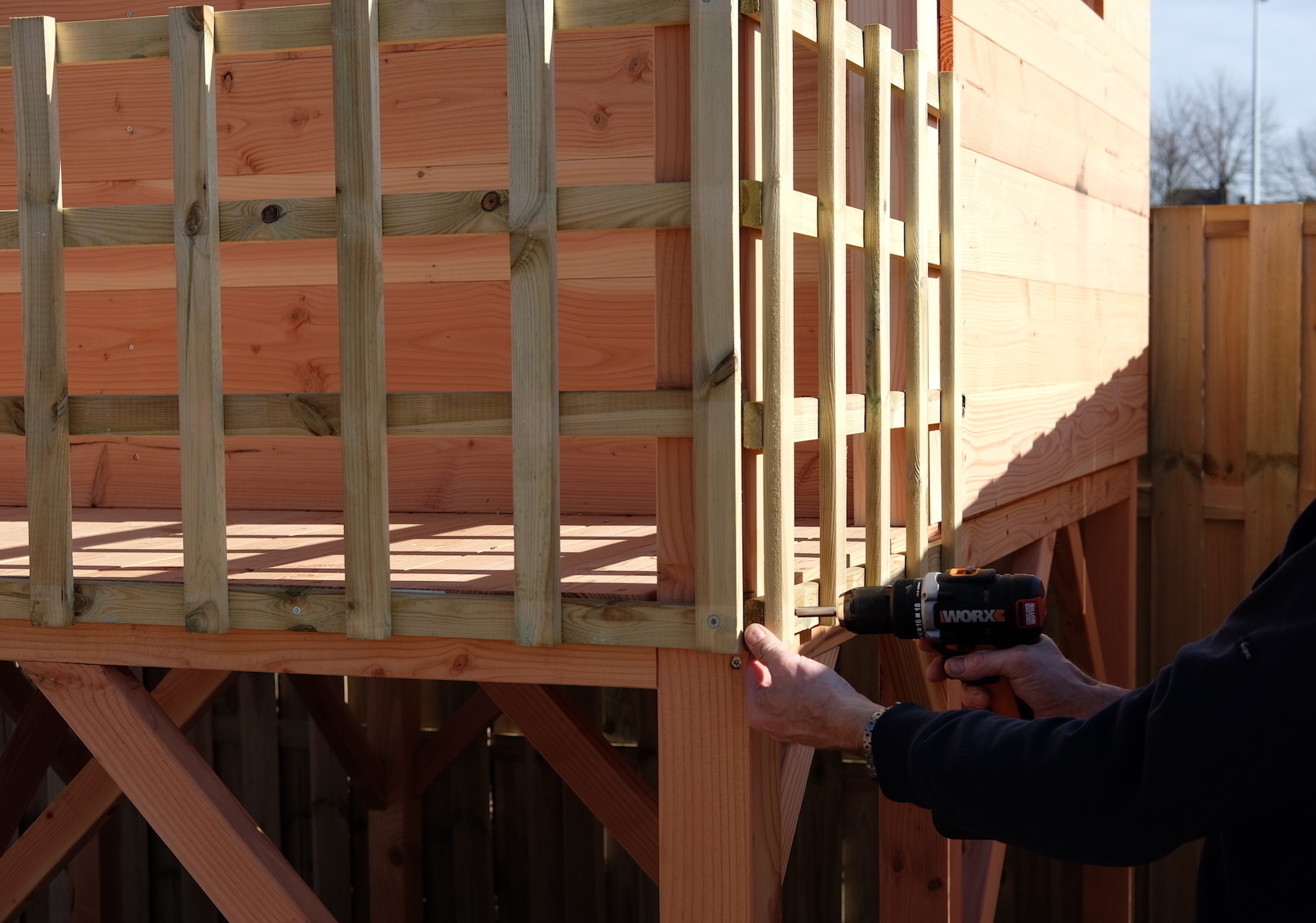 Boomhut bouwen | Deel 3 - Trap + hekwerk | Stappenplan