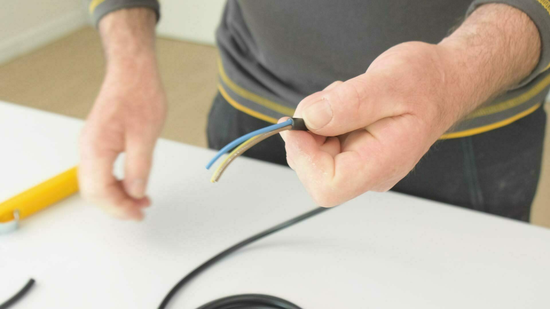 Lamp ophangen en veilig aansluiten | Stappenplan Praxis