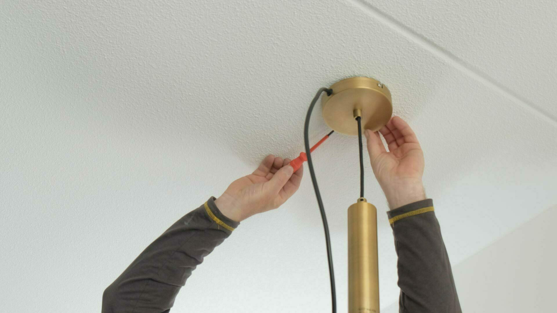 Lamp ophangen en veilig aansluiten | Stappenplan Praxis
