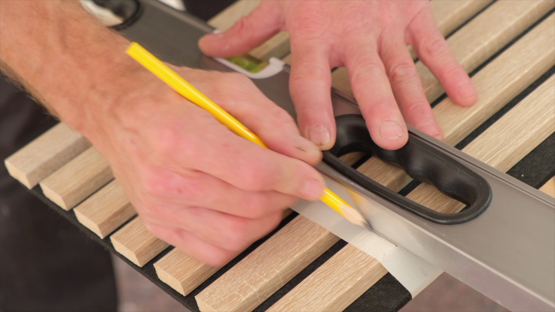 Lattenwand maken met houtjes latjes - Praxis