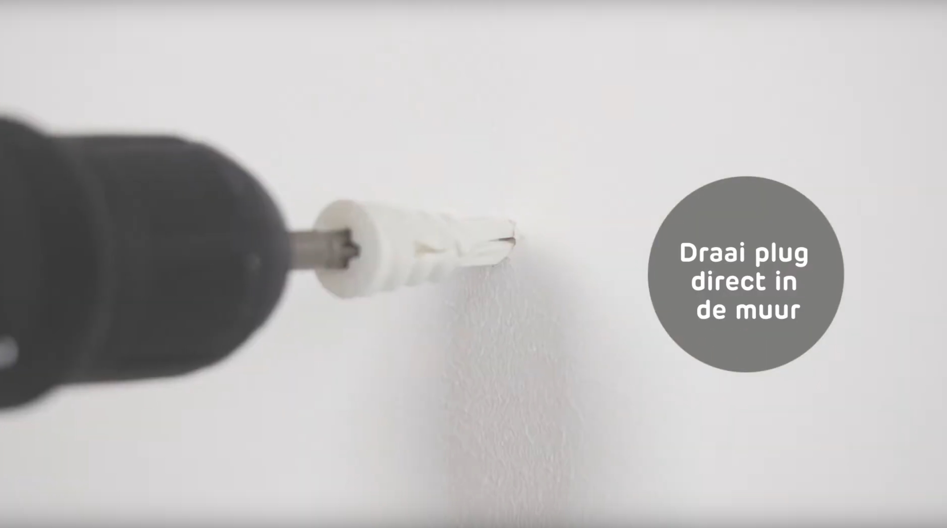 Hoe hang je iets op aan een holle wand met pluggen? | Stappenplan