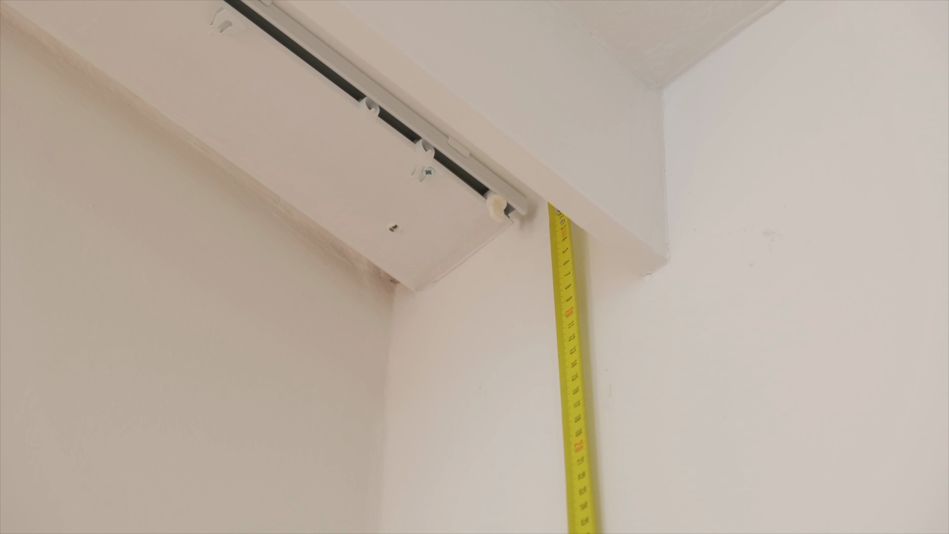 Lattenwand maken met houtjes latjes - Praxis