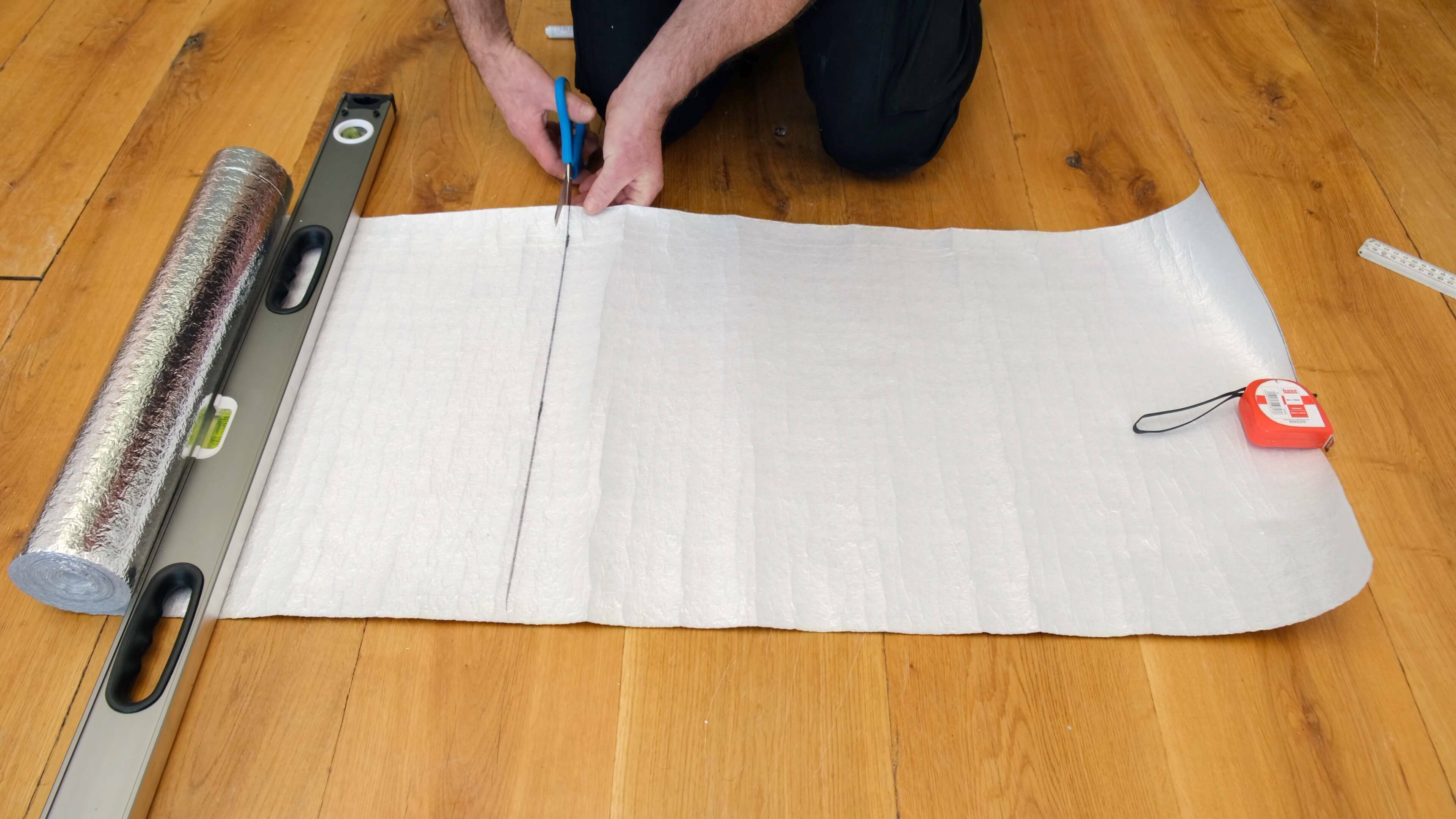 Hoe breng je radiatorfolie aan? | Stappenplan