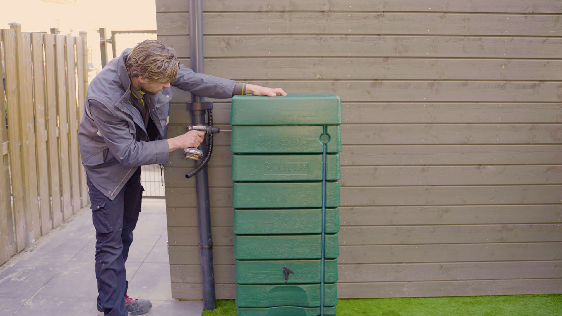 Regenton aansluiten: zo sluit je je regenton aan | Praxis