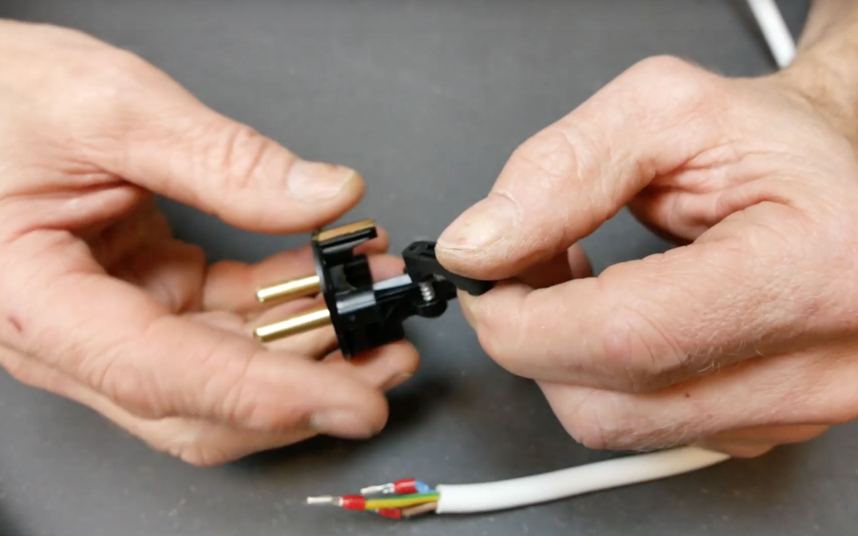 Stekker monteren | Stappenplan