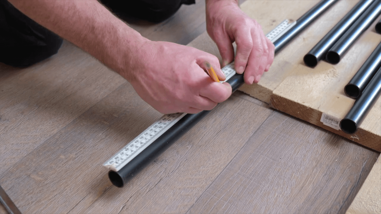 Zelf een steigerbuizen kast maken | Stappenplan Praxis