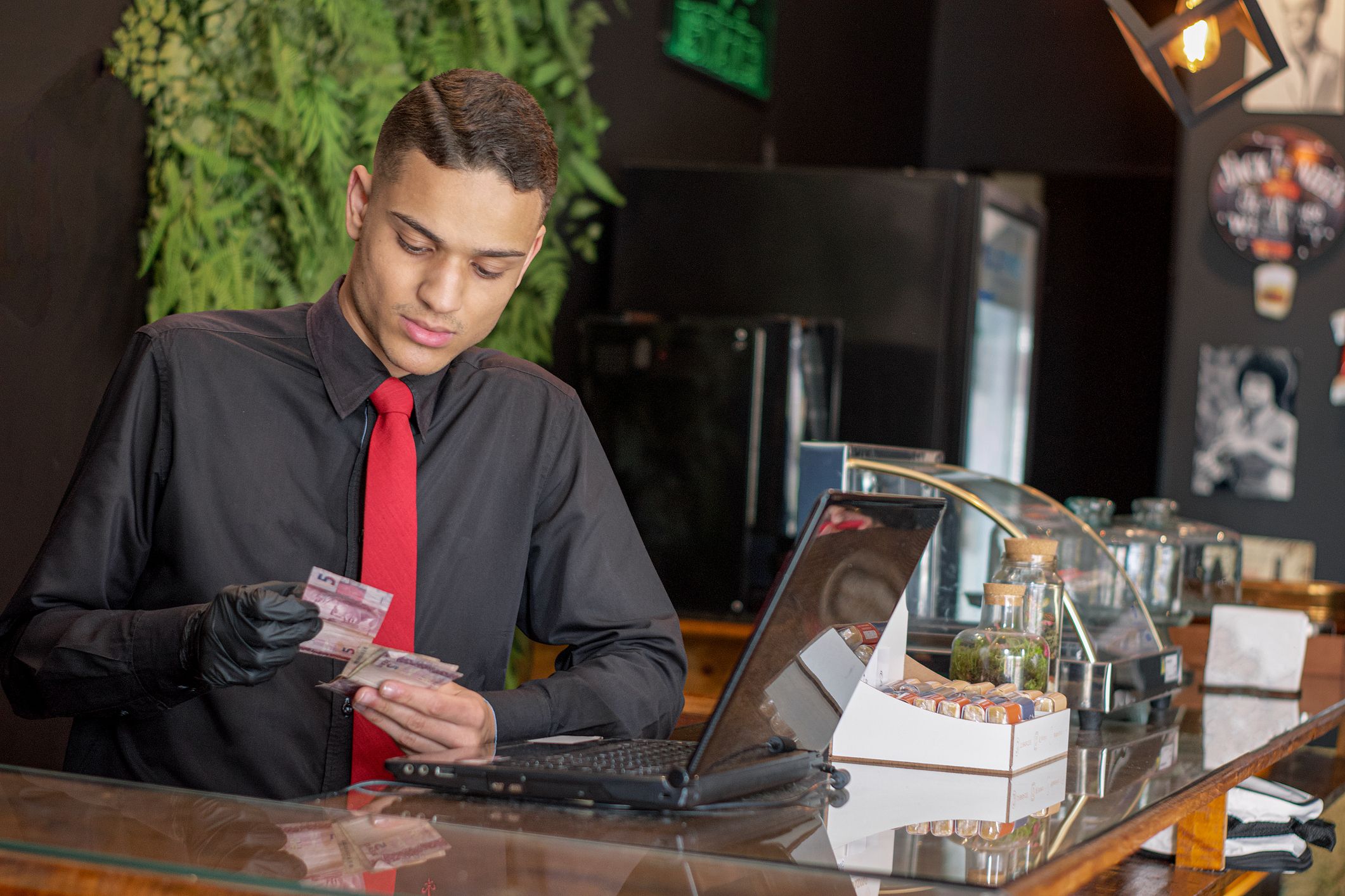 Quais as vantagens de pagar em dinheiro?