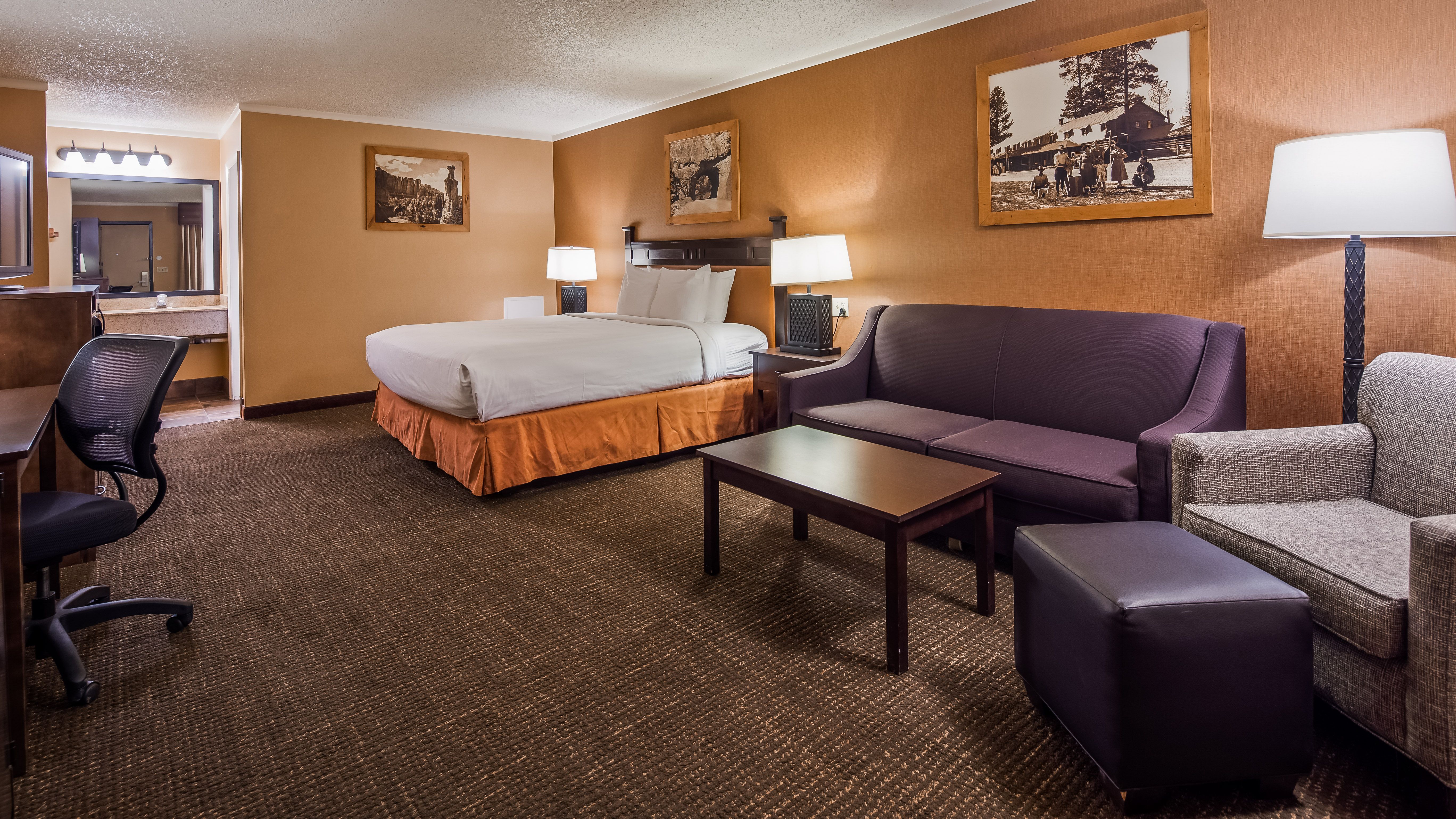 Best Western Plus Ruby's Inn | Photo Gallery | 11 - Sit back and relax.