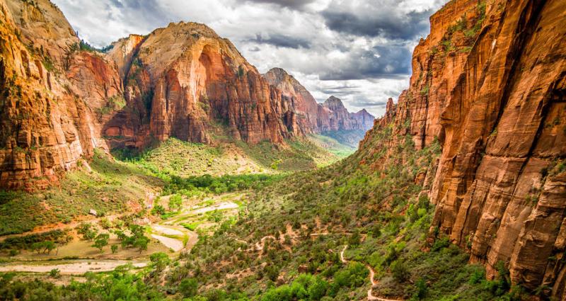 Hike the Canyon Overlook Trail in Zion National Park | Utah.com