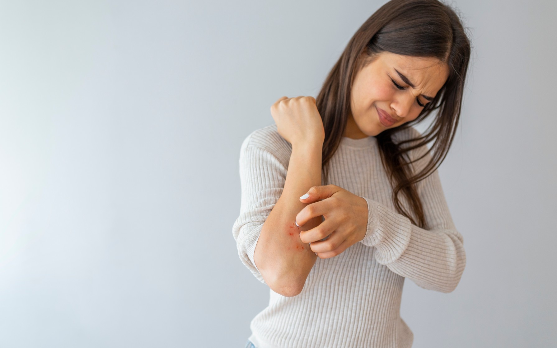 Dermatite de contact : causes, symptômes, solutions naturelles... tout ...