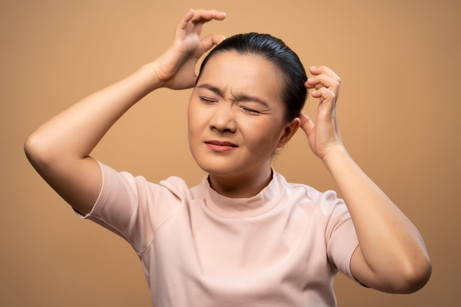 Teigne du cuir chevelu : causes et symptômes - Aroma-Zone