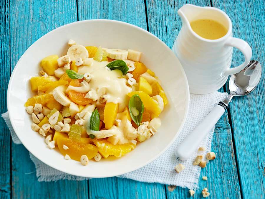 Hedelmäsalaatti ja sabayonkastike | Salaatit | Yhteishyvä