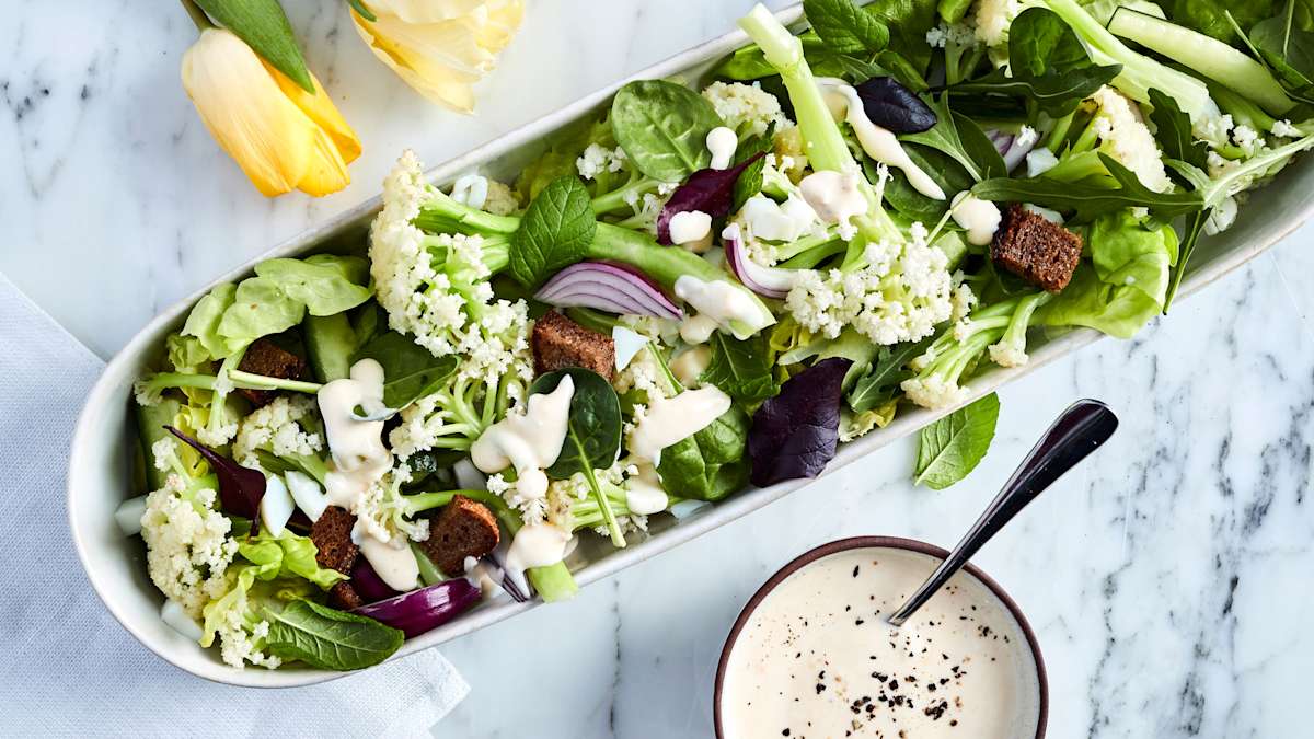 Haussa raikas tai ruokaisa salaatti kevään ja kesän juhliin? Katso 10 ...