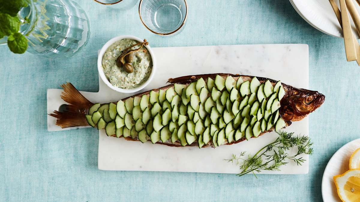 Savusiika kurkkusuomuilla | Kastikkeet | Yhteishyvä