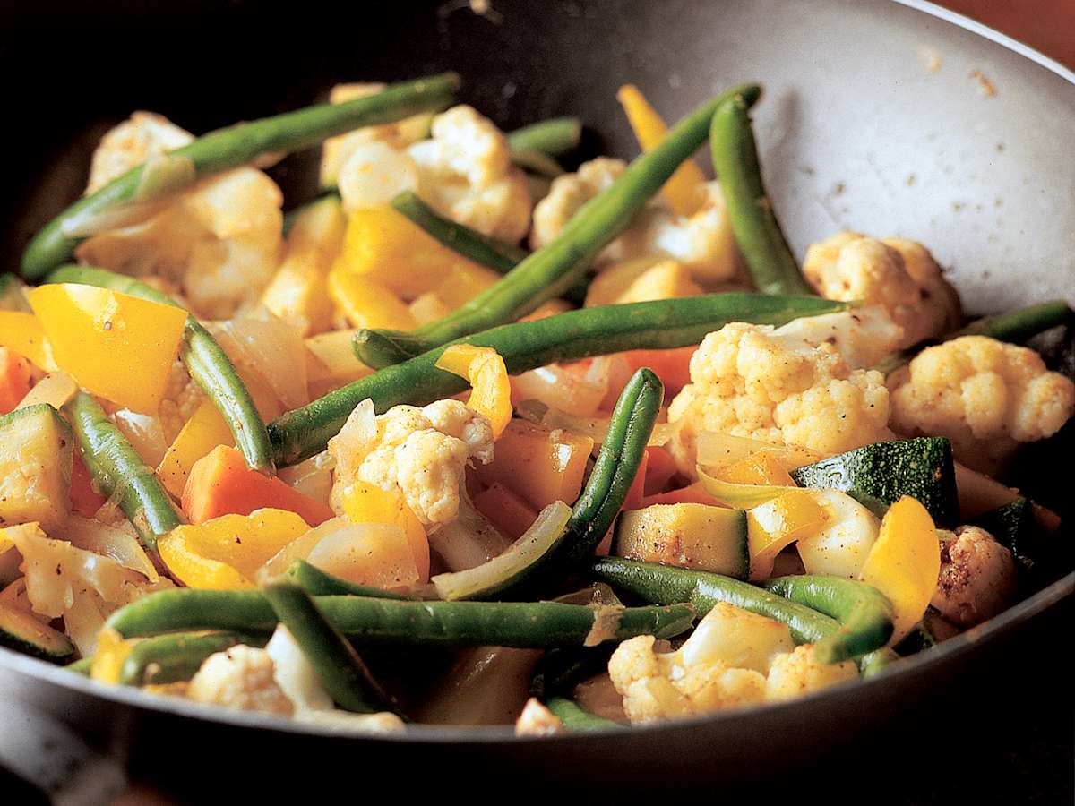 Erilainen pyttipannu kasviksista | Pikaruoat ja streetfood | Yhteishyvä