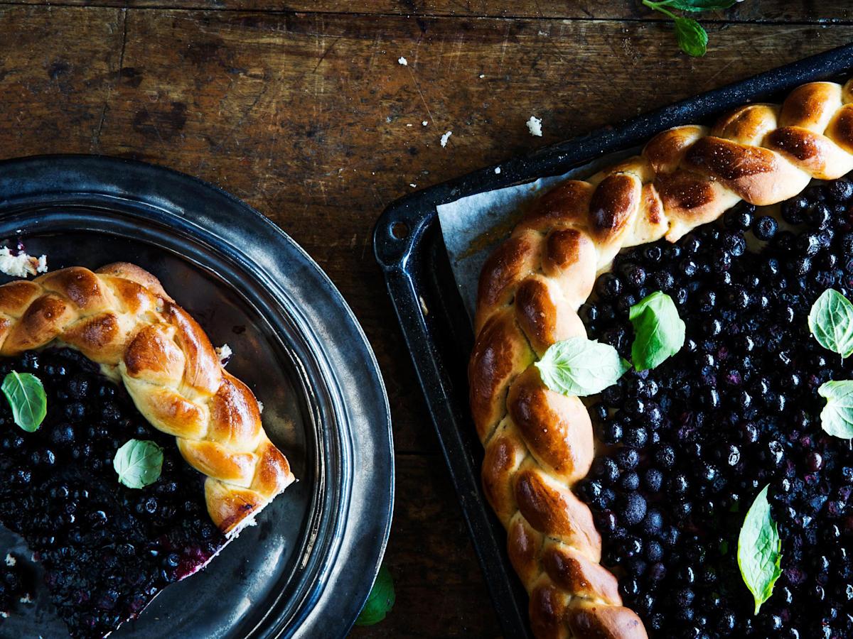 Näin somistat juhlaruoat ja koristelet buffetpöydän tarjottavat ...