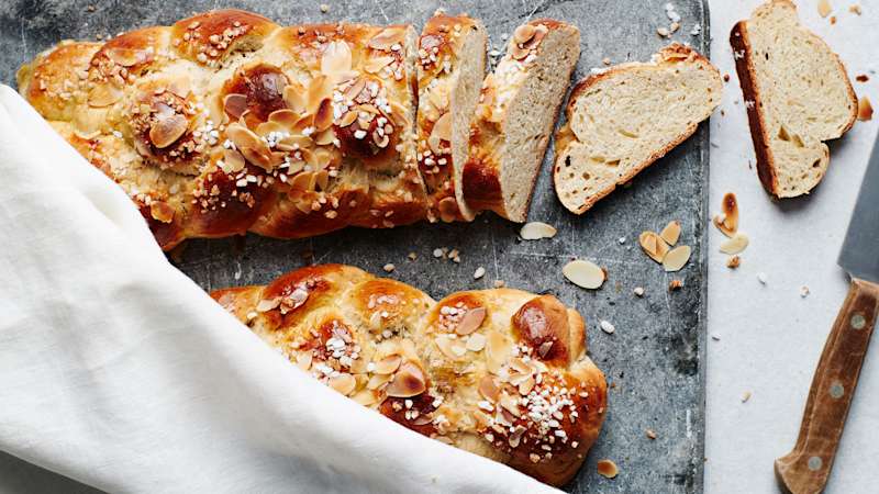 Näin leivot pehmeän pullataikinan – katso helpot vinkit täydellisiin ...